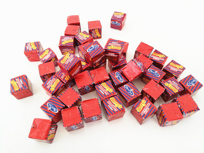 2.75g Strawberry Flavor Compressed Cube Candy In Jars Good price good ...