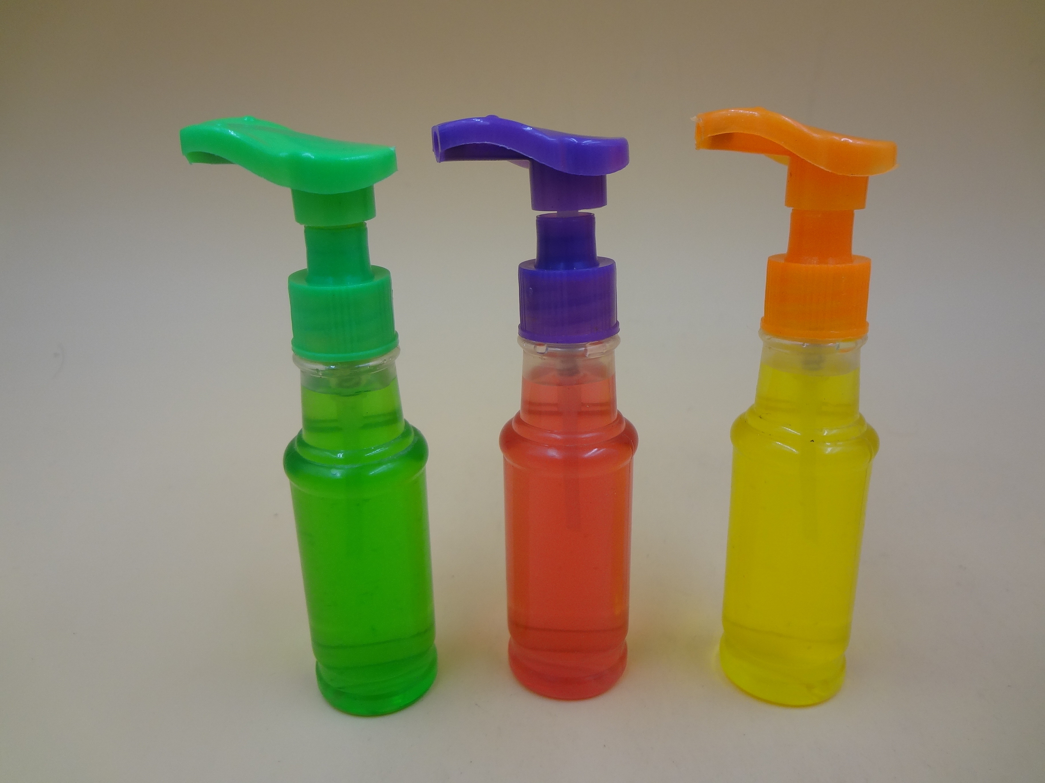 Fantastic Alien Strawberry Super Sour Candies Spray Drink Green ...