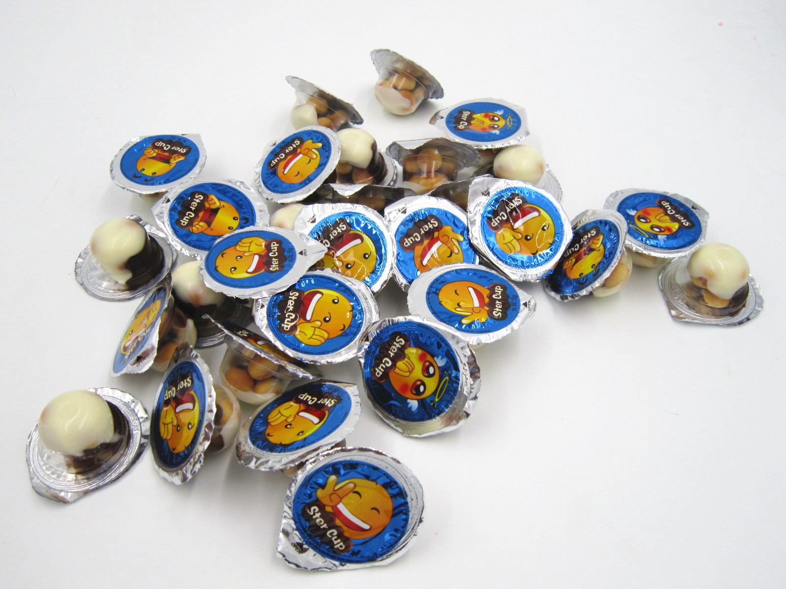 4g Star Chocolate Cup In PVC Jar Sweety Chocolate With Crispy Cookie